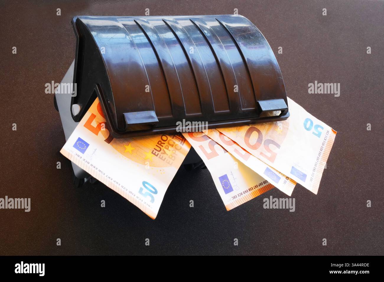 Symbol Verschuldung GER, 20250318, Symbolbild, Schuldenkrise ...