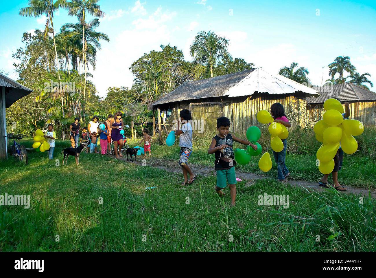 Tupi tribe brazil hi-res stock photography and images - Alamy