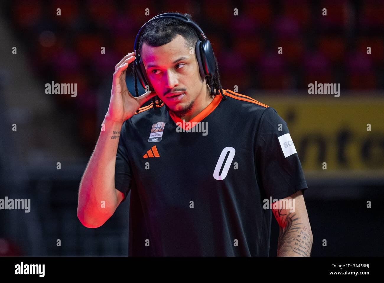 Nelson Weidemann (ratiopharm Ulm, #0) vor dem Warmup. GER, FC Bayern ...