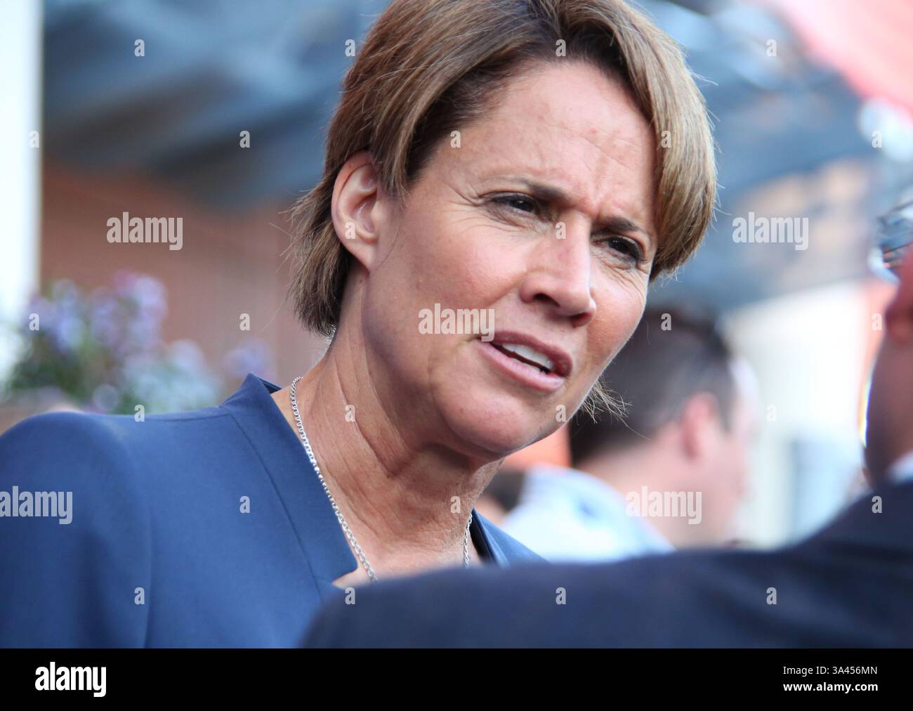 Mary carillo tennis hi-res stock photography and images - Alamy