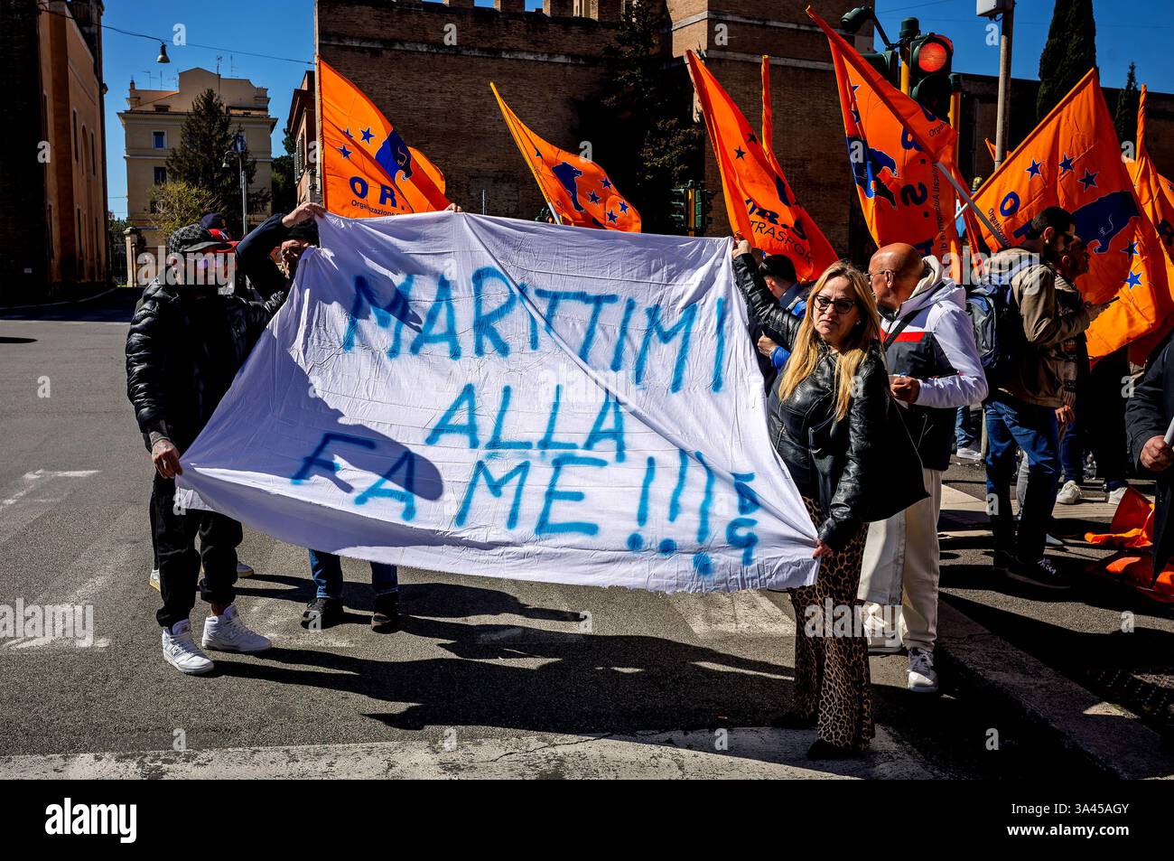 Railway workers demonstration for the right to strike ROME, ITALY ...