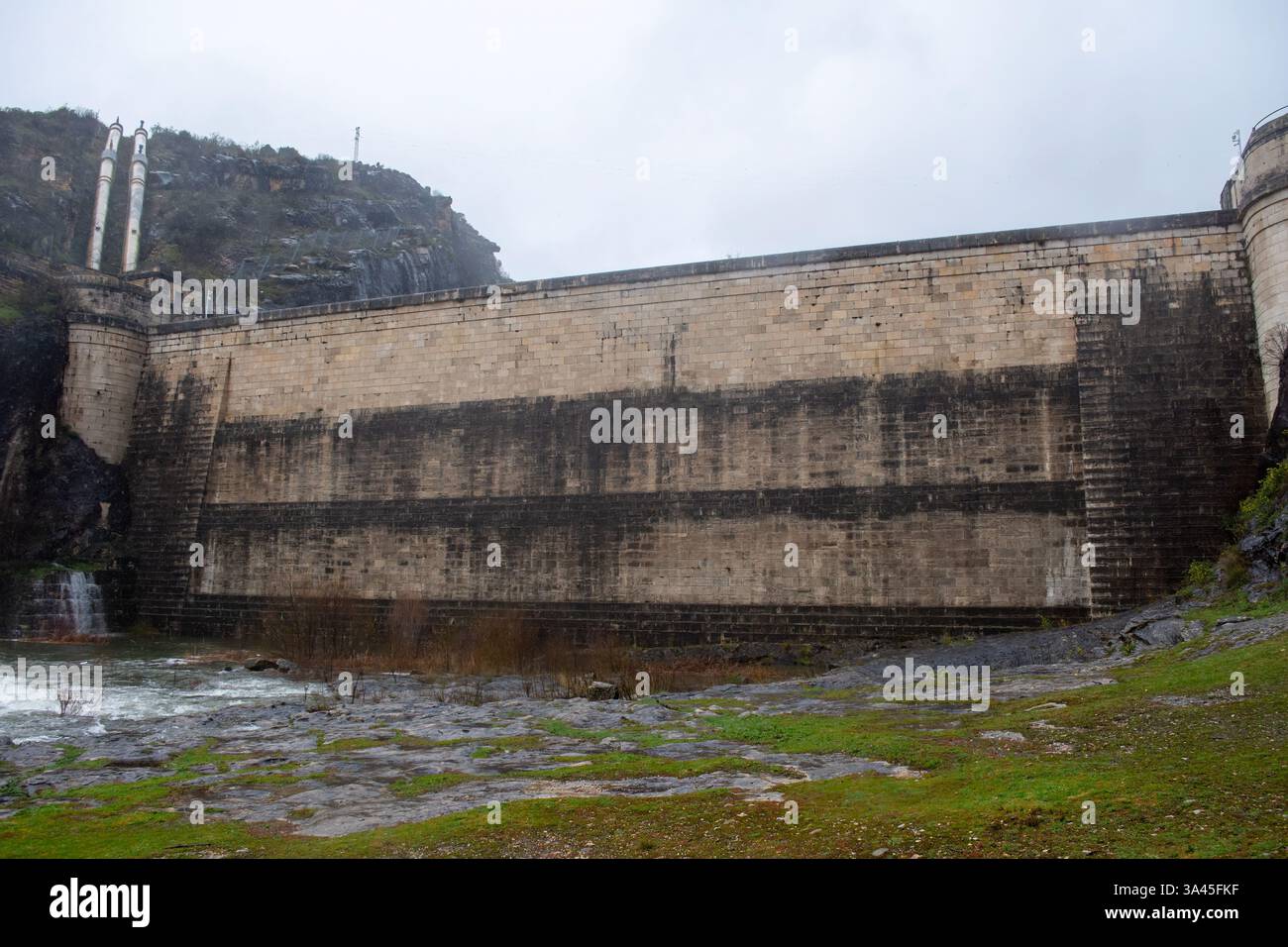Dike or wall of the Pontón de la Oliva dam in the Community of Madrid ...
