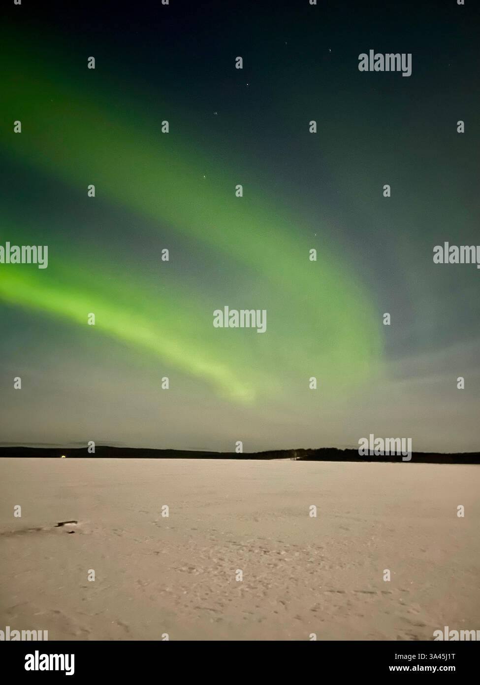Green Northern Lights dancing over the Arctic sky – A breathtaking ...