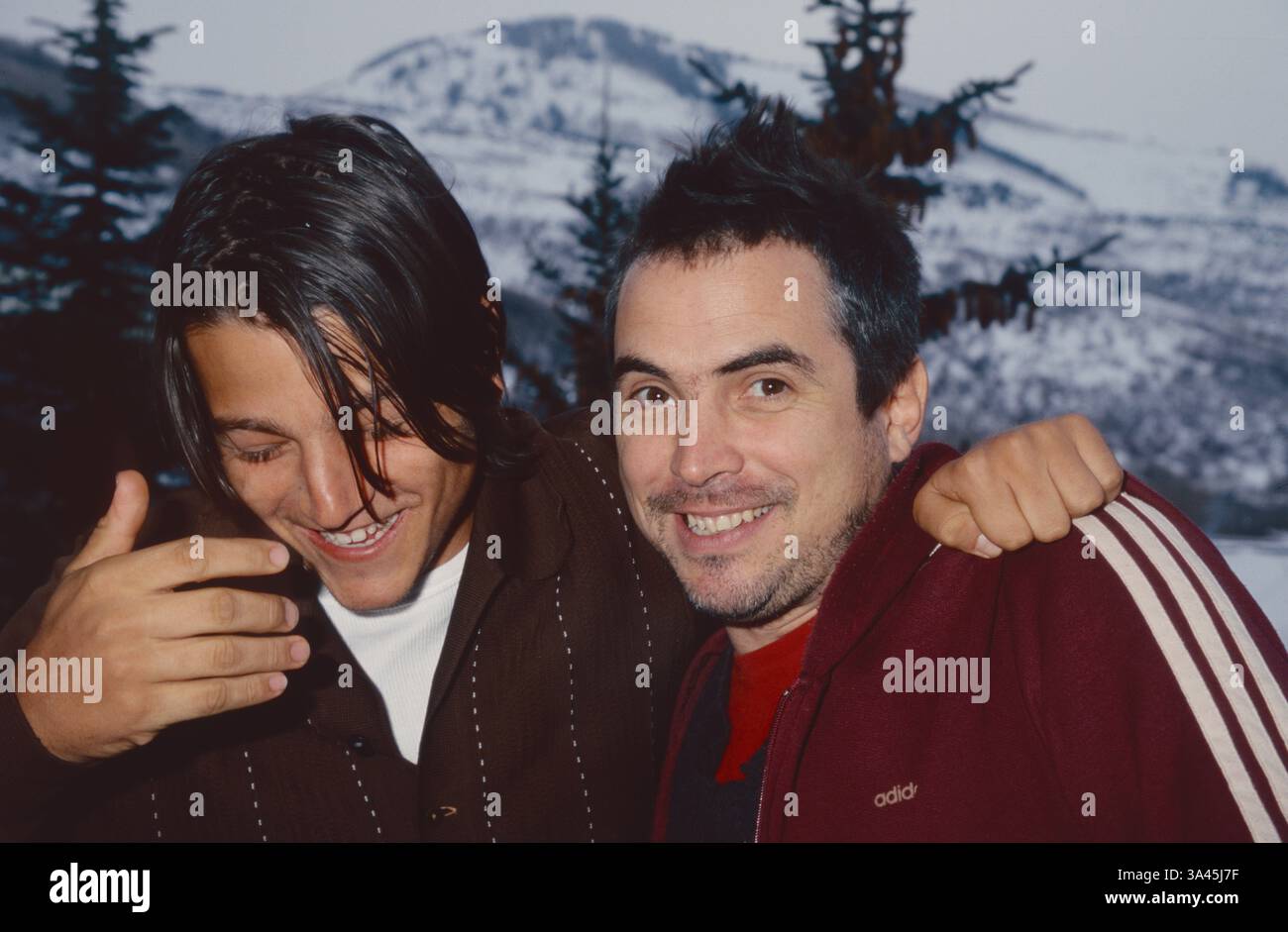 Y tu mama tambien (2002) hi-res stock photography and images - Alamy