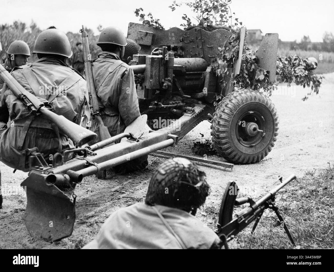 Artiglieria militare hi-res stock photography and images - Alamy