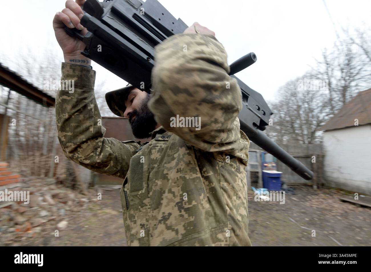 Soldier of the 2nd Rifle Battalion of the 57th Separate Motorized ...