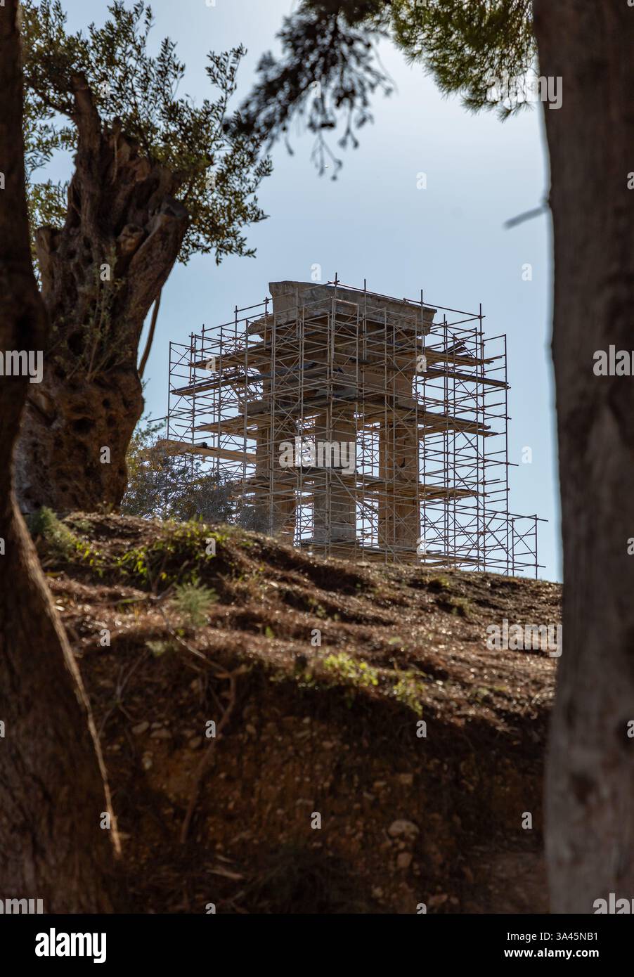 A picture of the Temple of Pythian Apollo, part of the Acropolis of Rhodes Stock Photo - Alamy