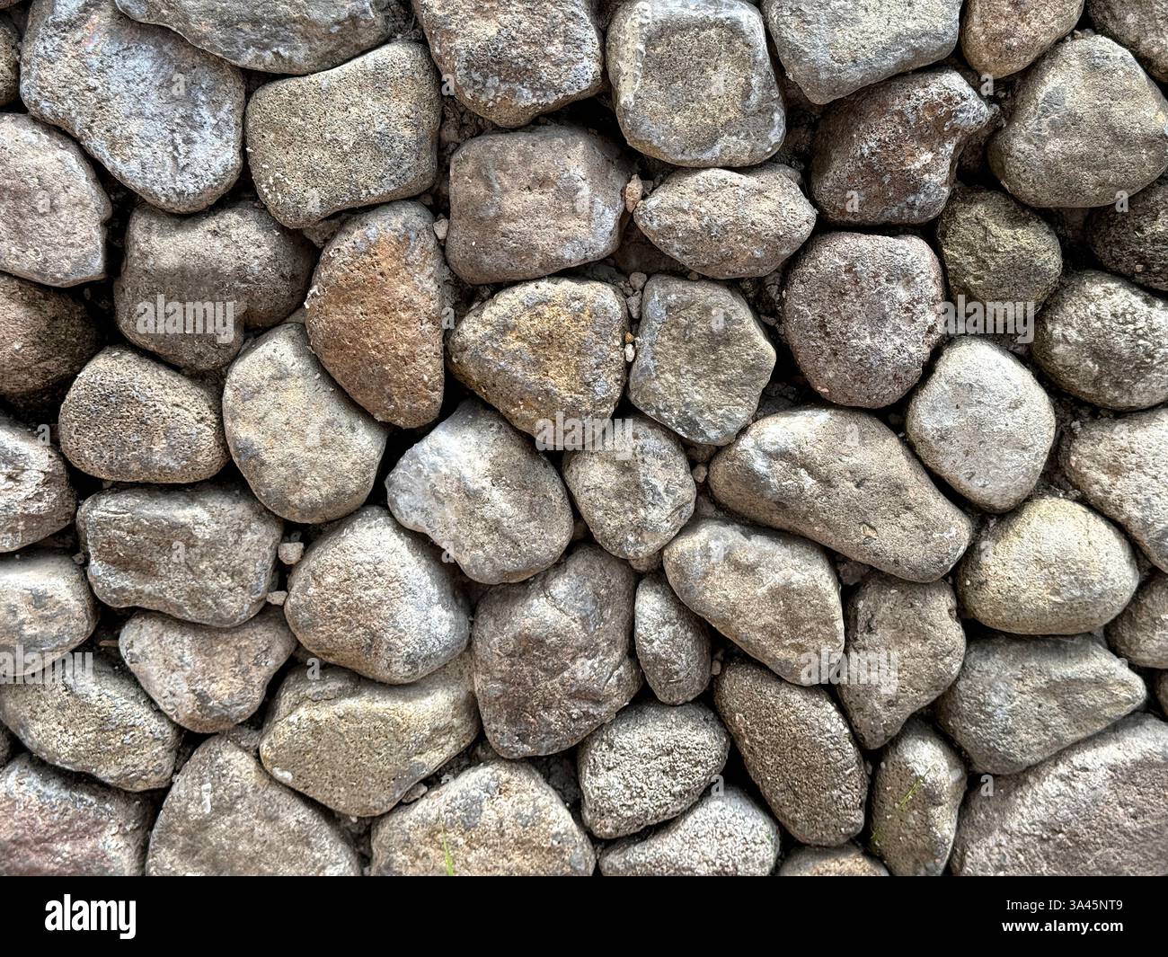 Pebble stone wall hi-res stock photography and images - Alamy