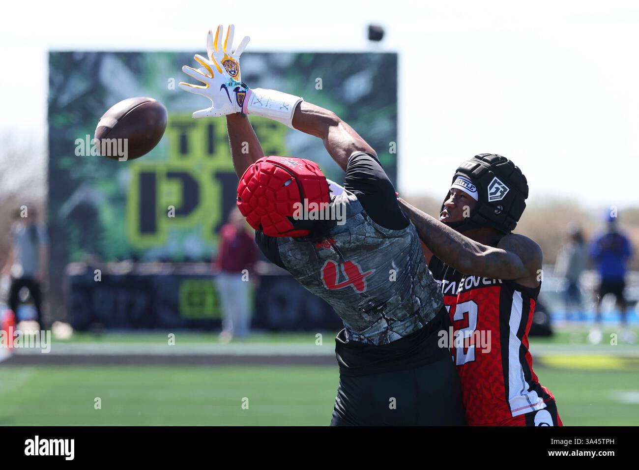 City Reapers wide receiver Aaron Gregory (4) gets a pass broken up by ...