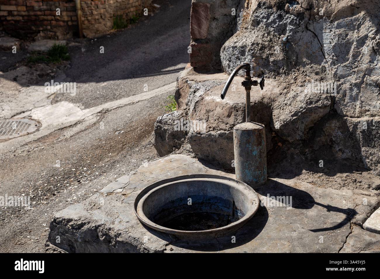 Yerevan quarter hi-res stock photography and images - Alamy