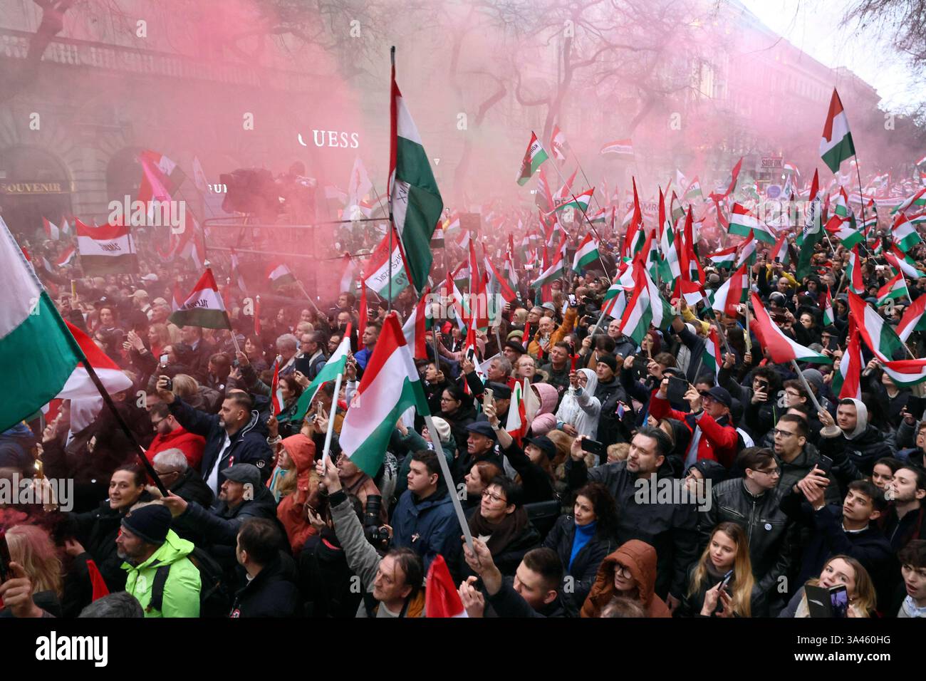 Tisza party manifestation/ Peter Magyar, Budapest, Hungary UNGARN, 15. ...