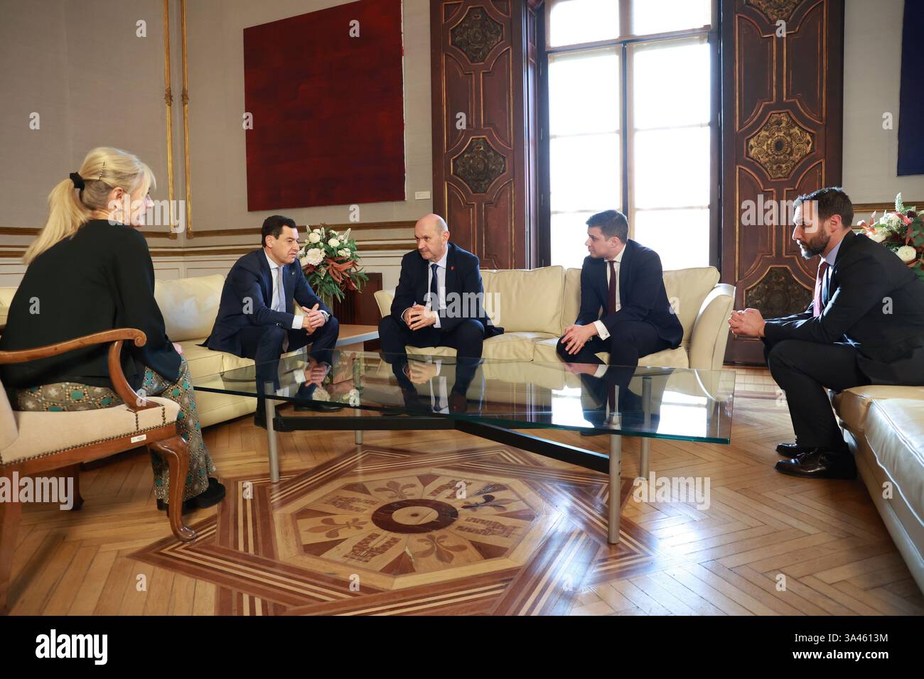 The president of the Junta de Andalucía, Juanma Moreno, with the ...