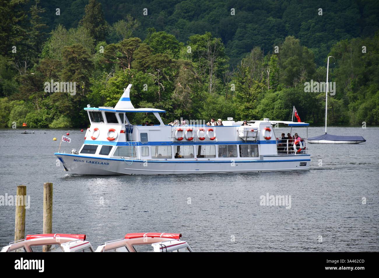 Photos of Lake Windermere with the Windermere Cruise boats Stock Photo ...