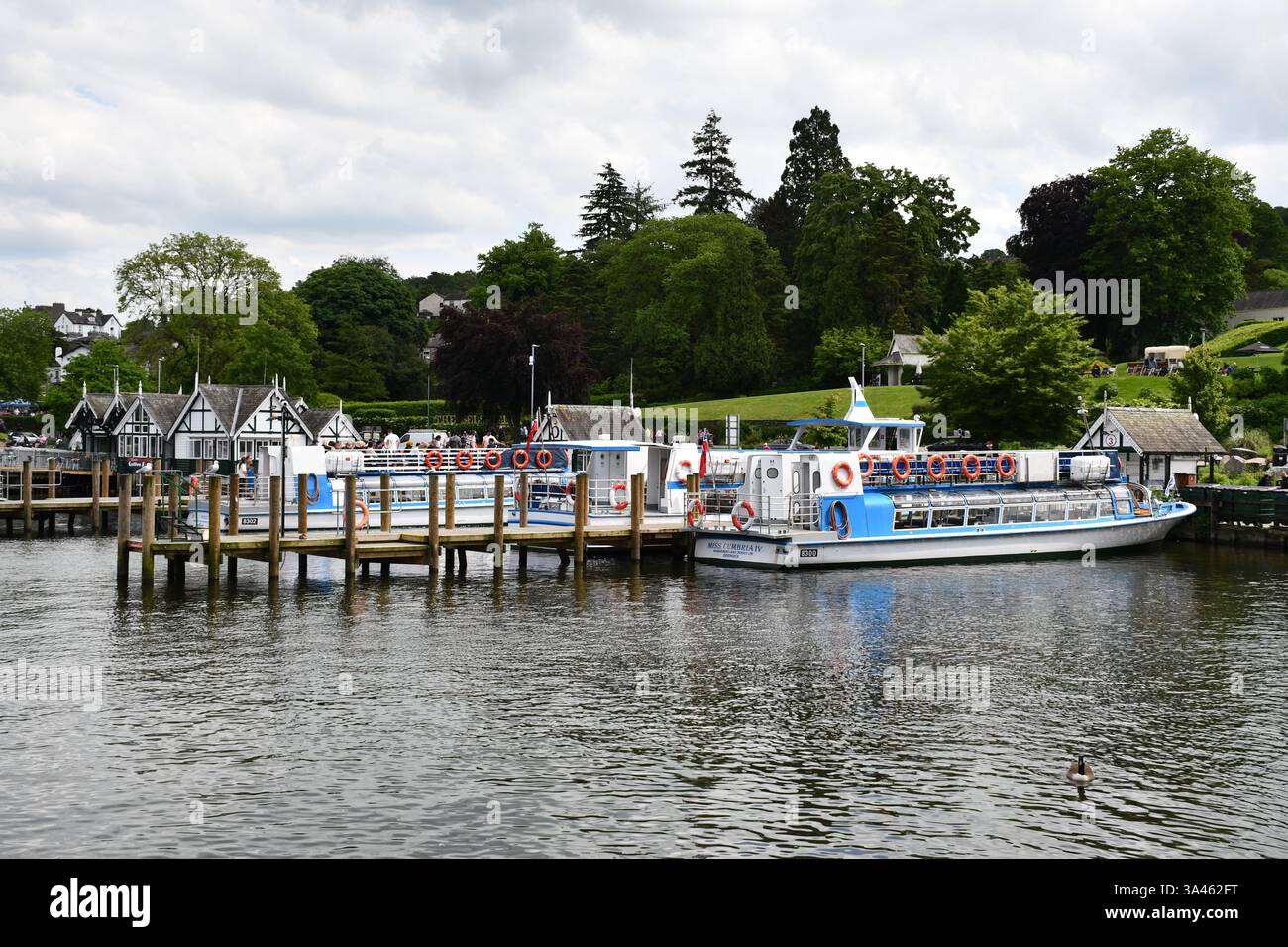 Photos of Lake Windermere with the Windermere Cruise boats Stock Photo ...