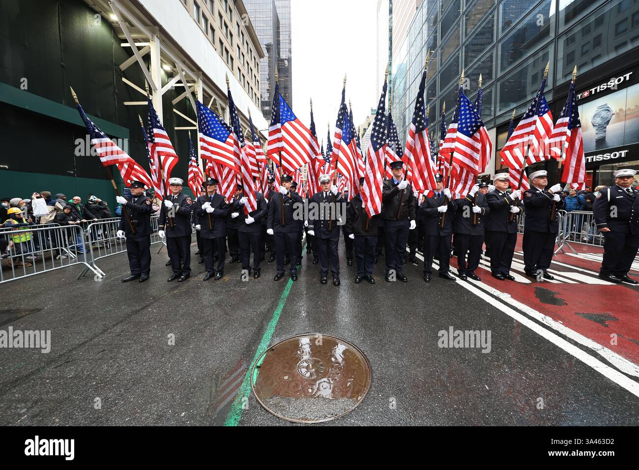 Members of the FDNY Color Guard march in the St. Patrick's Day Parade ...