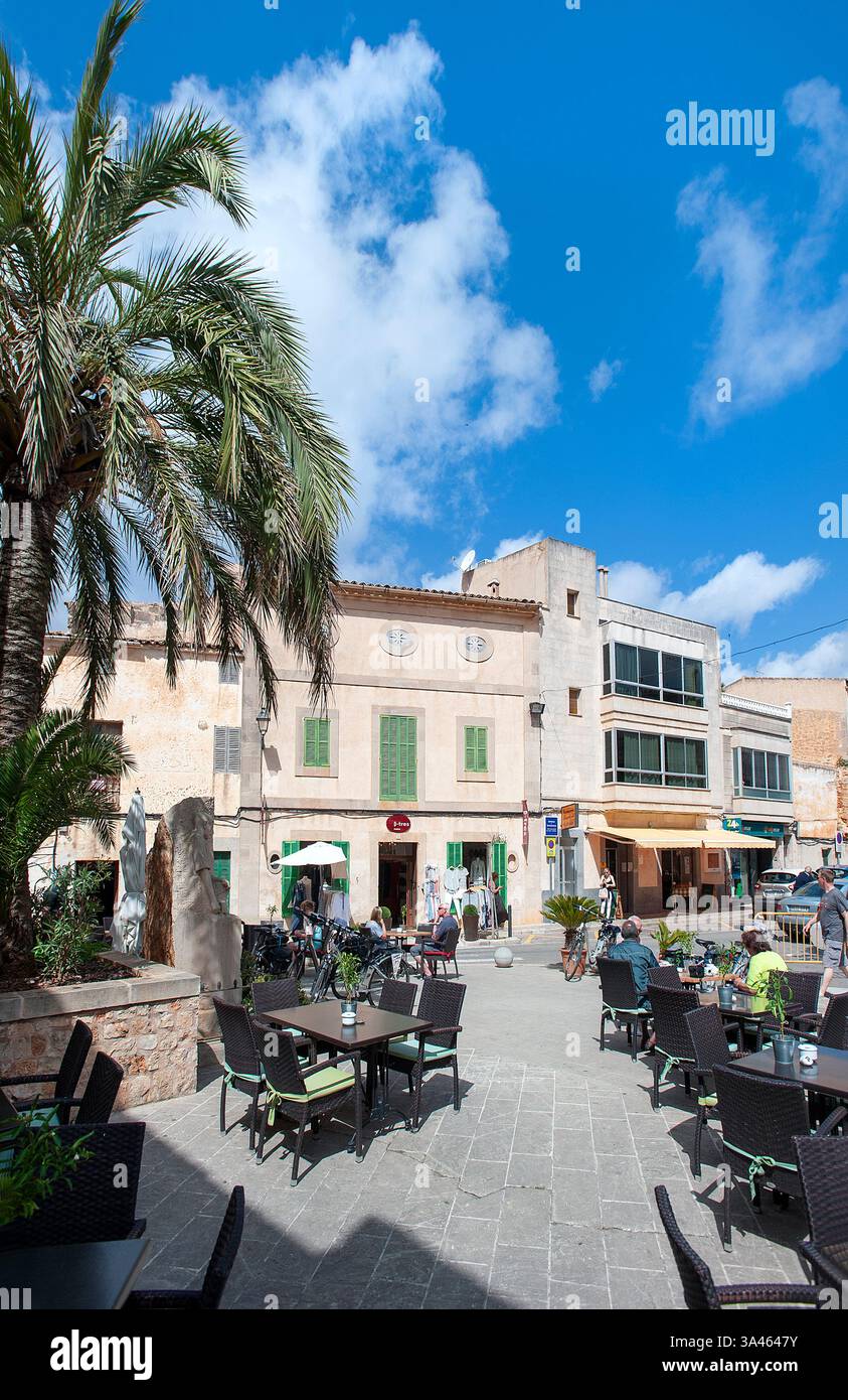 Cafe terrace Town centre, Santanyi, Mallorca, Spain Stock Photo - Alamy