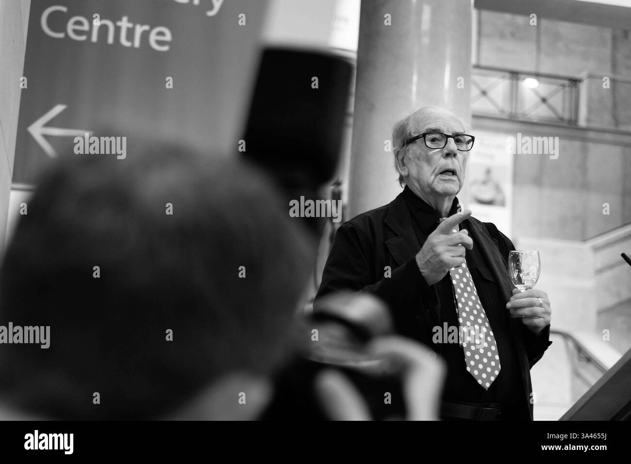 War don mccullin hi-res stock photography and images - Alamy