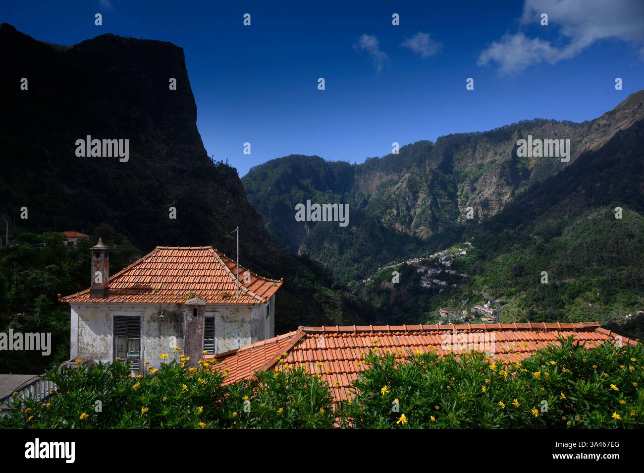teraccotta rooftops, Valley of the Nuns, Madeira, Portugal Stock Photo ...
