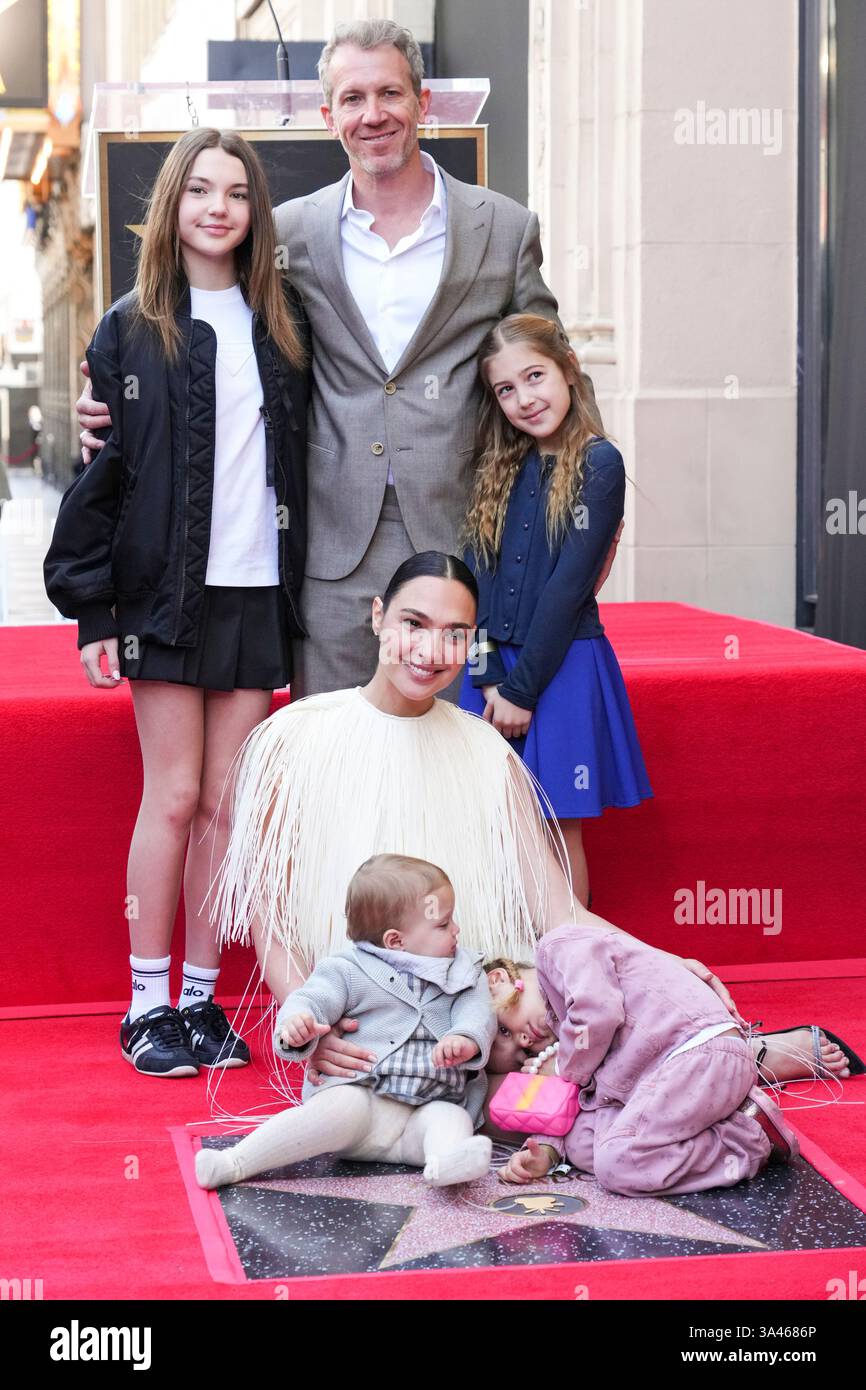 Alma Varsano, from left, Ori Varsano, Jaron Varsano, Gal Gadot, Maya ...