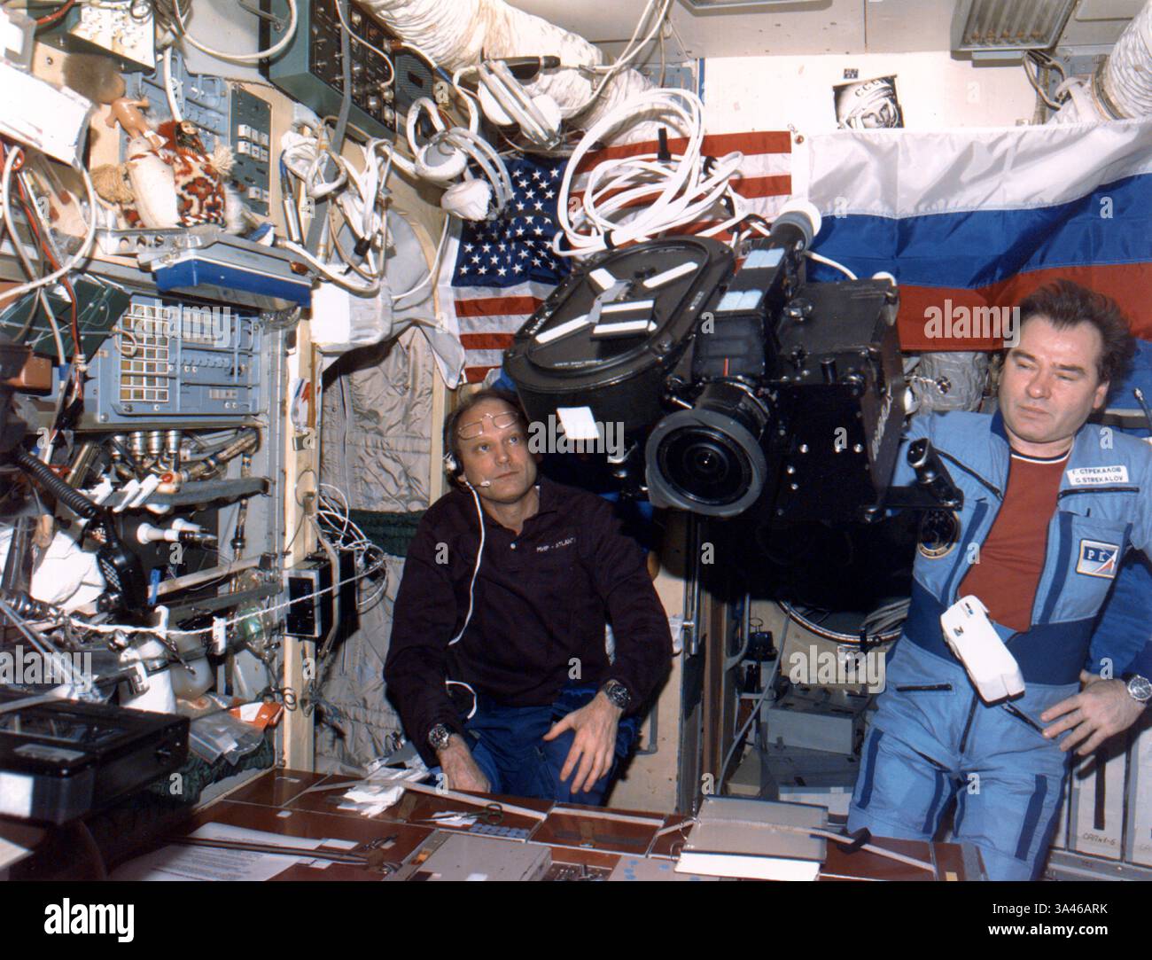 Astronaut norman e thagard hi-res stock photography and images - Alamy