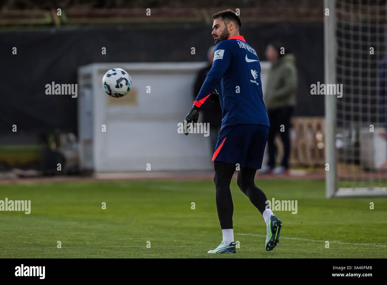 Split, Hrvatska. 18th Mar, 2025. Croatia's goalkeeper Ivica Ivusic ...