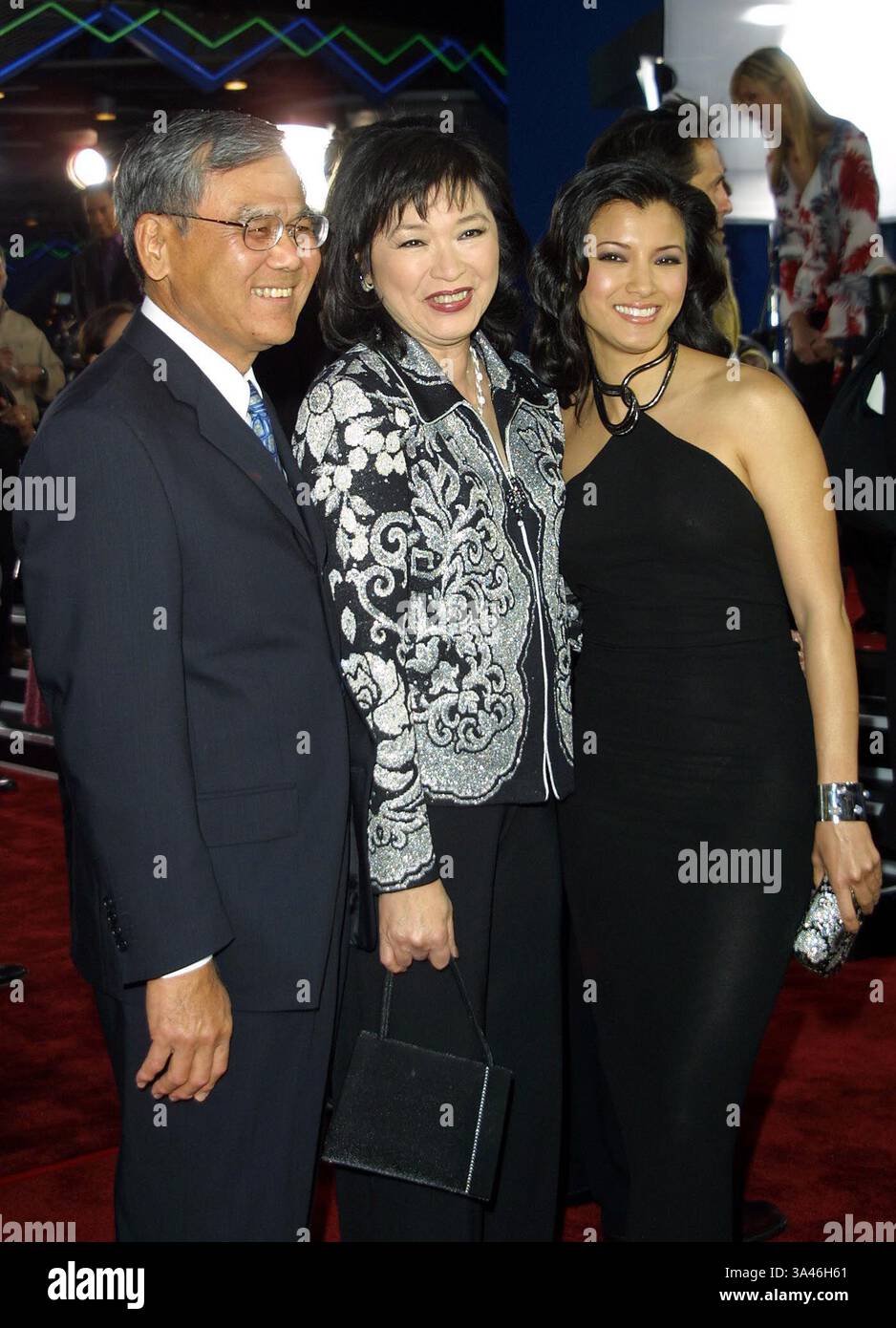 Apr. 18, 2002 - Hollywood, CALIFORNIA, USA - KELLY HU AND HER PARENTS ...
