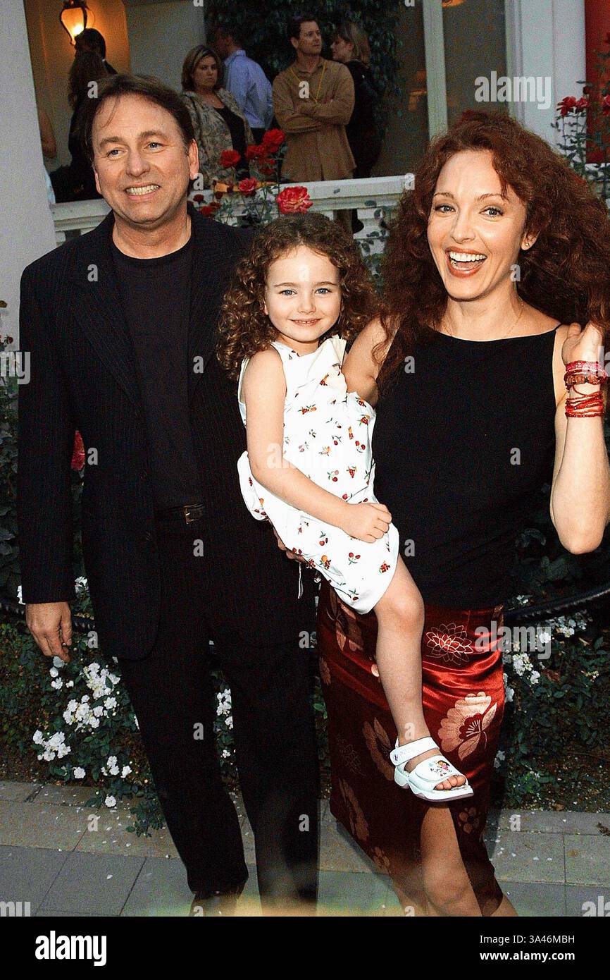 July 18, 2002 - Pasadena, CALIFORNIA, USA - JOHN RITTER, AMY YASBECK ...