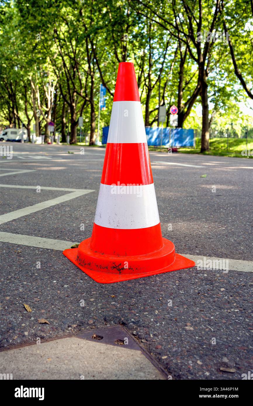 Traffic sign stop complete hi-res stock photography and images - Alamy