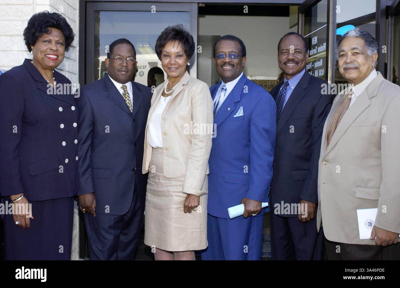 Aug. 8, 2003 - Los Angeles, CALIFORNIA, USA - JOHNNIE COCHRAN ATTENDS ...