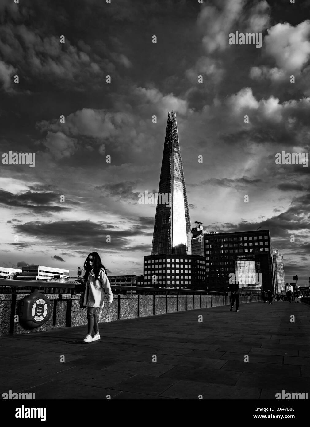 Rain storm london Black and White Stock Photos & Images - Alamy
