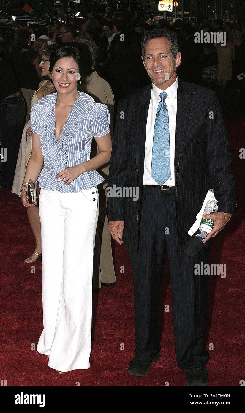 Liz cho hi-res stock photography and images - Alamy