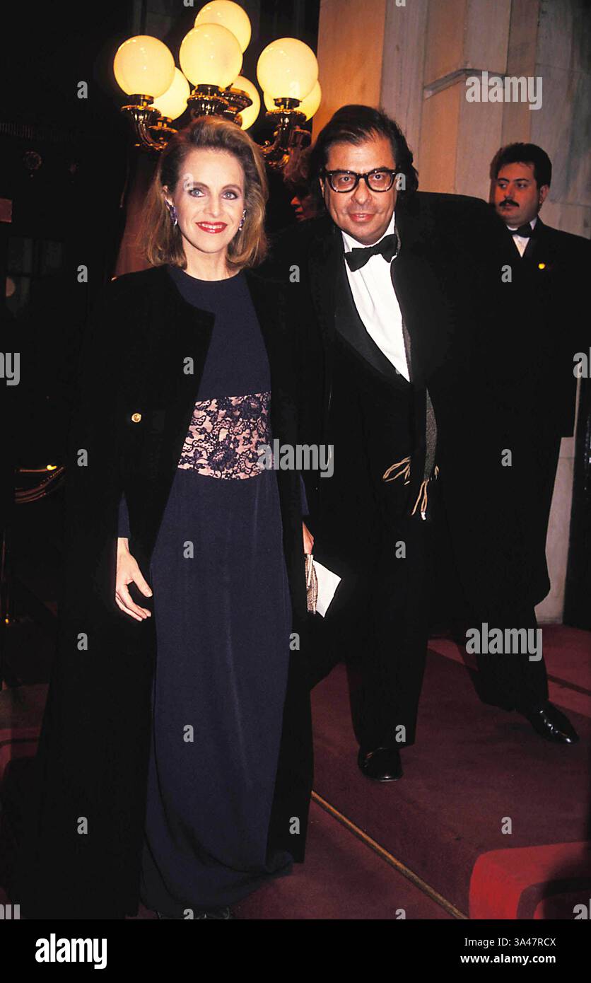 Marla maples donald trump wedding hi-res stock photography and images ...