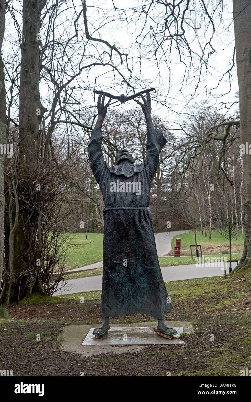 Saint columba statue hi-res stock photography and images - Alamy