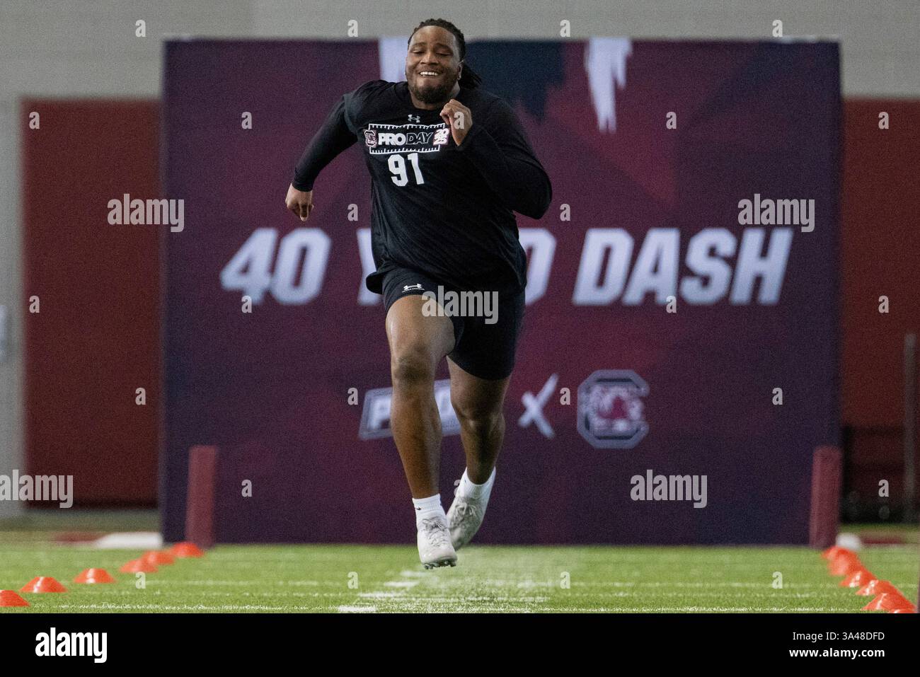 South Carolina defensive tackle Tonka Hemingway (91) runs the 40 yard ...