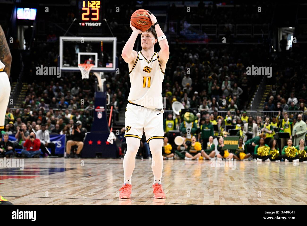 Virginia Commonwealth guard Max Shulga (11) in action during the second ...