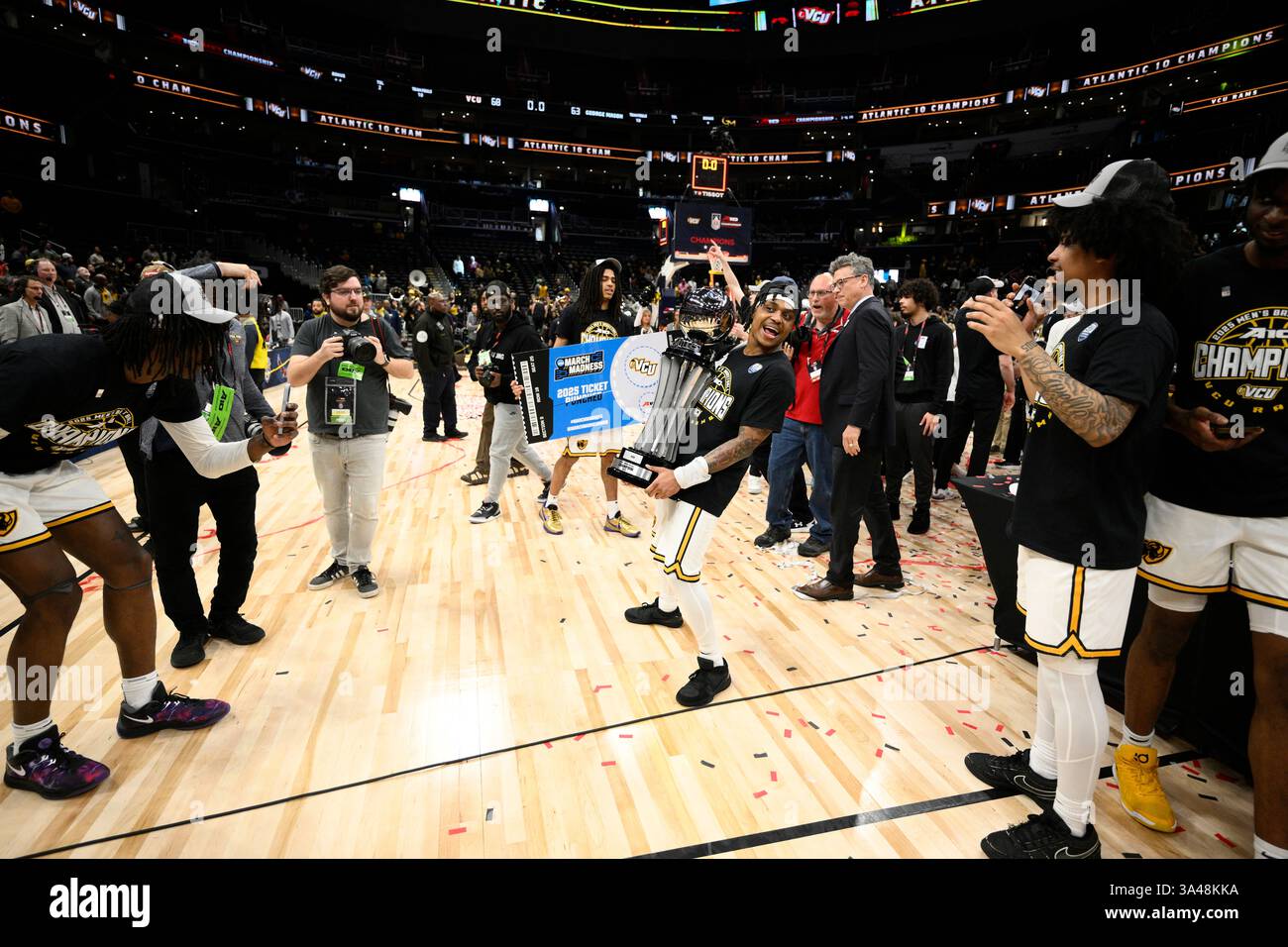 Virginia Commonwealth celebrates after an NCAA college basketball game ...