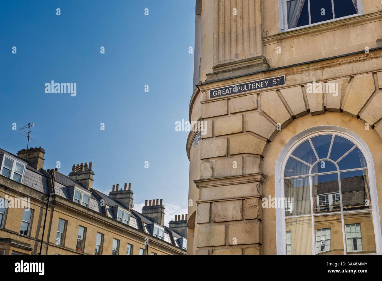 General view of the iconic Pulteney Street in Bath, UK, showcasing the ...