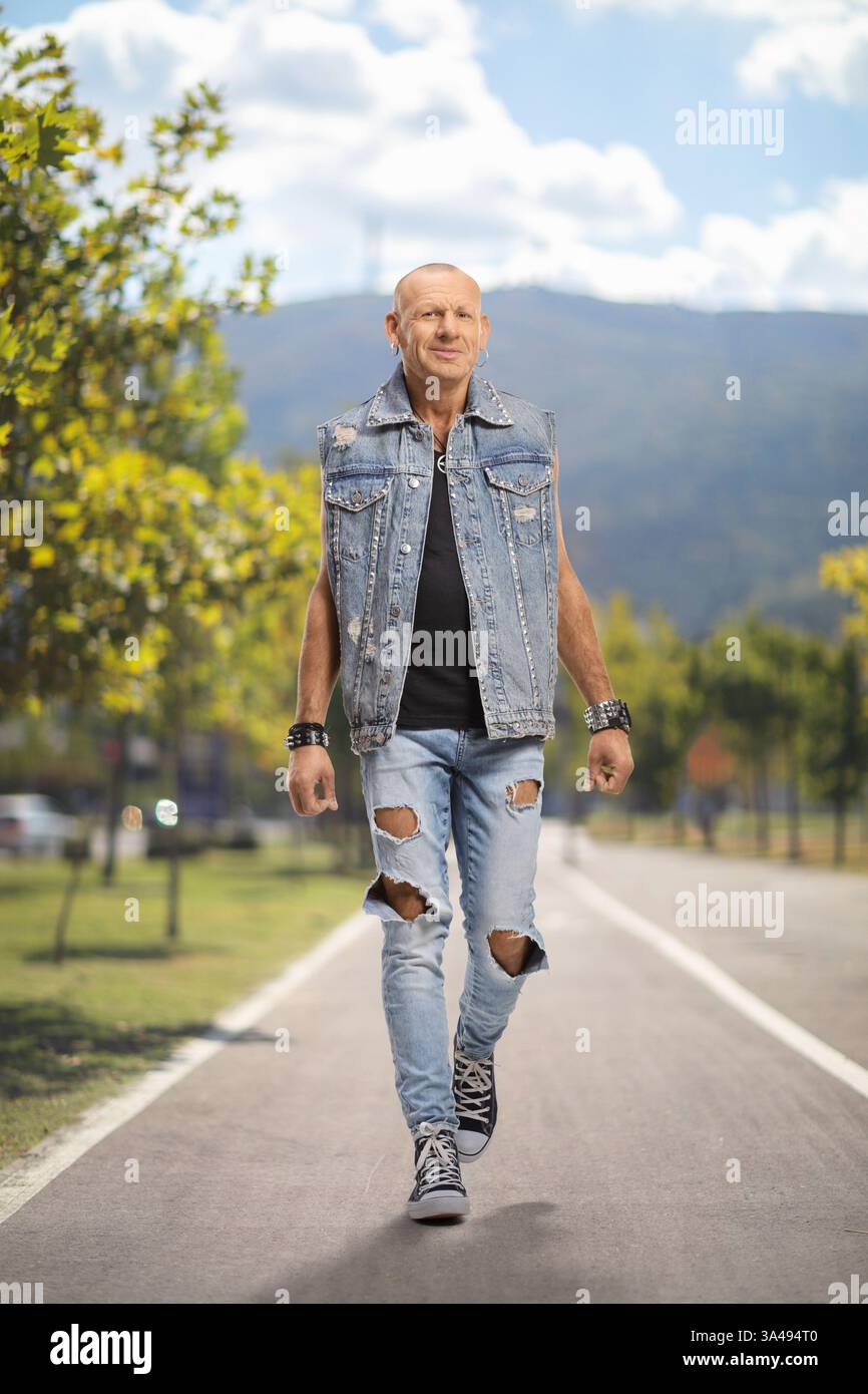 Man guy walk walking hi-res stock photography and images - Alamy