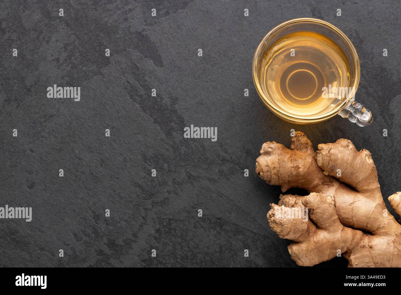 Organic ginger root - Healthy Zingiber officinale tea Stock Photo - Alamy