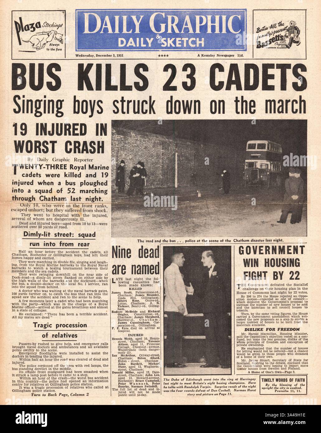 1951 daily sketch gillingham bus disaster hi-res stock photography and ...