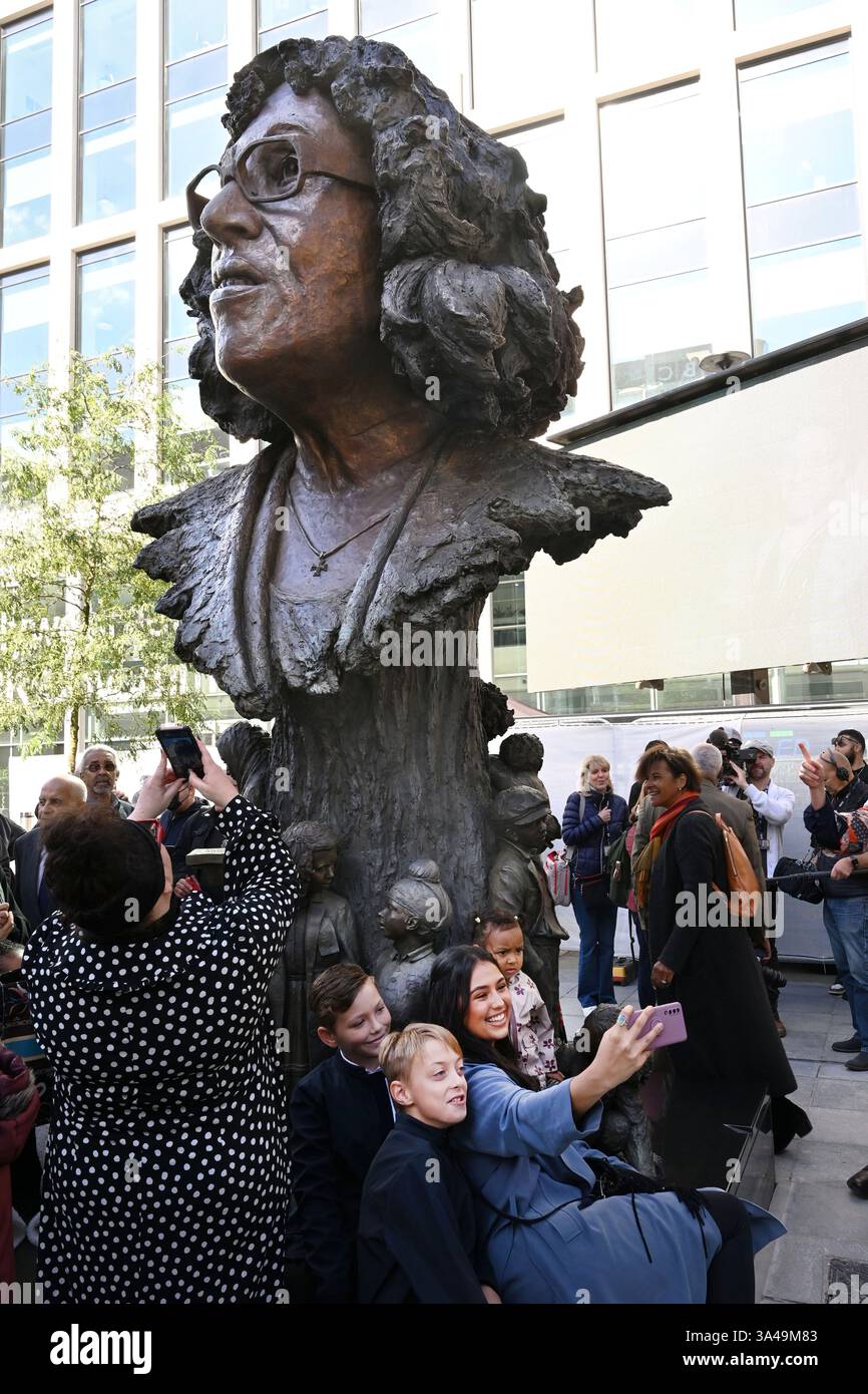Betty campbell statue in hi-res stock photography and images - Alamy