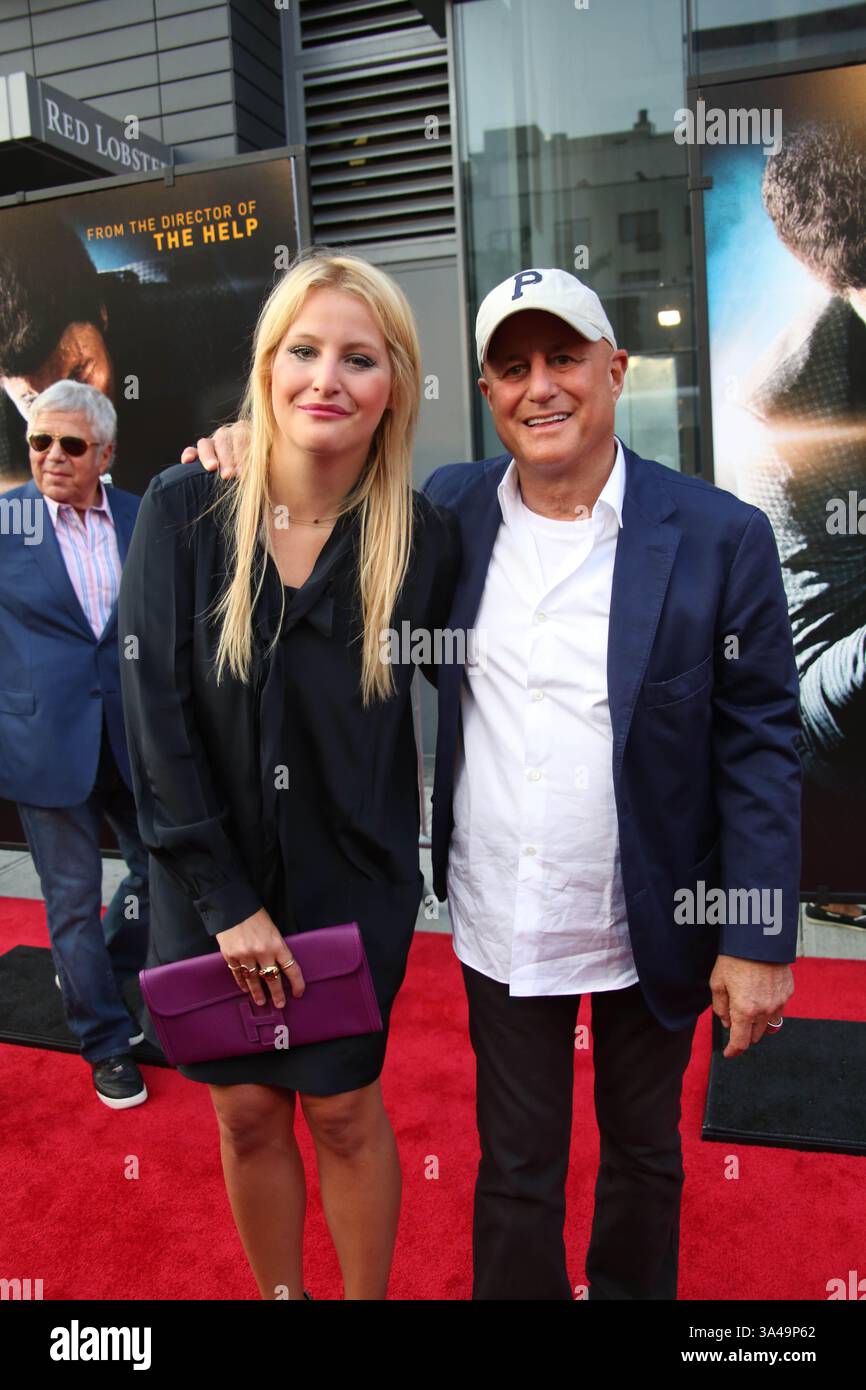 Samantha perelman hi-res stock photography and images - Alamy