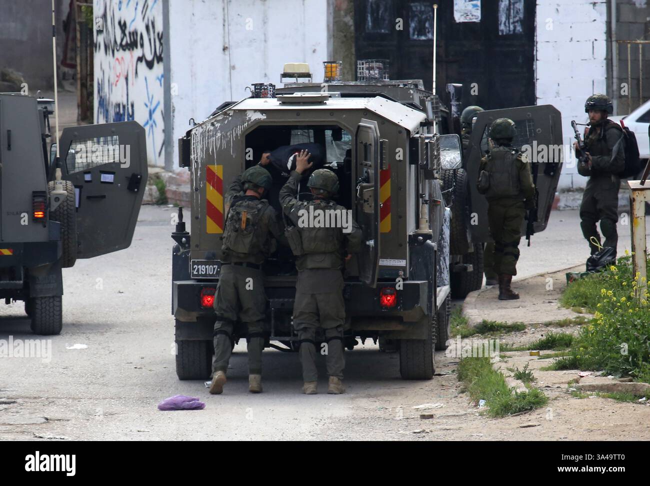 Nablus, Nablus in the West Bank. 18th Mar, 2025. Israeli soldiers ...
