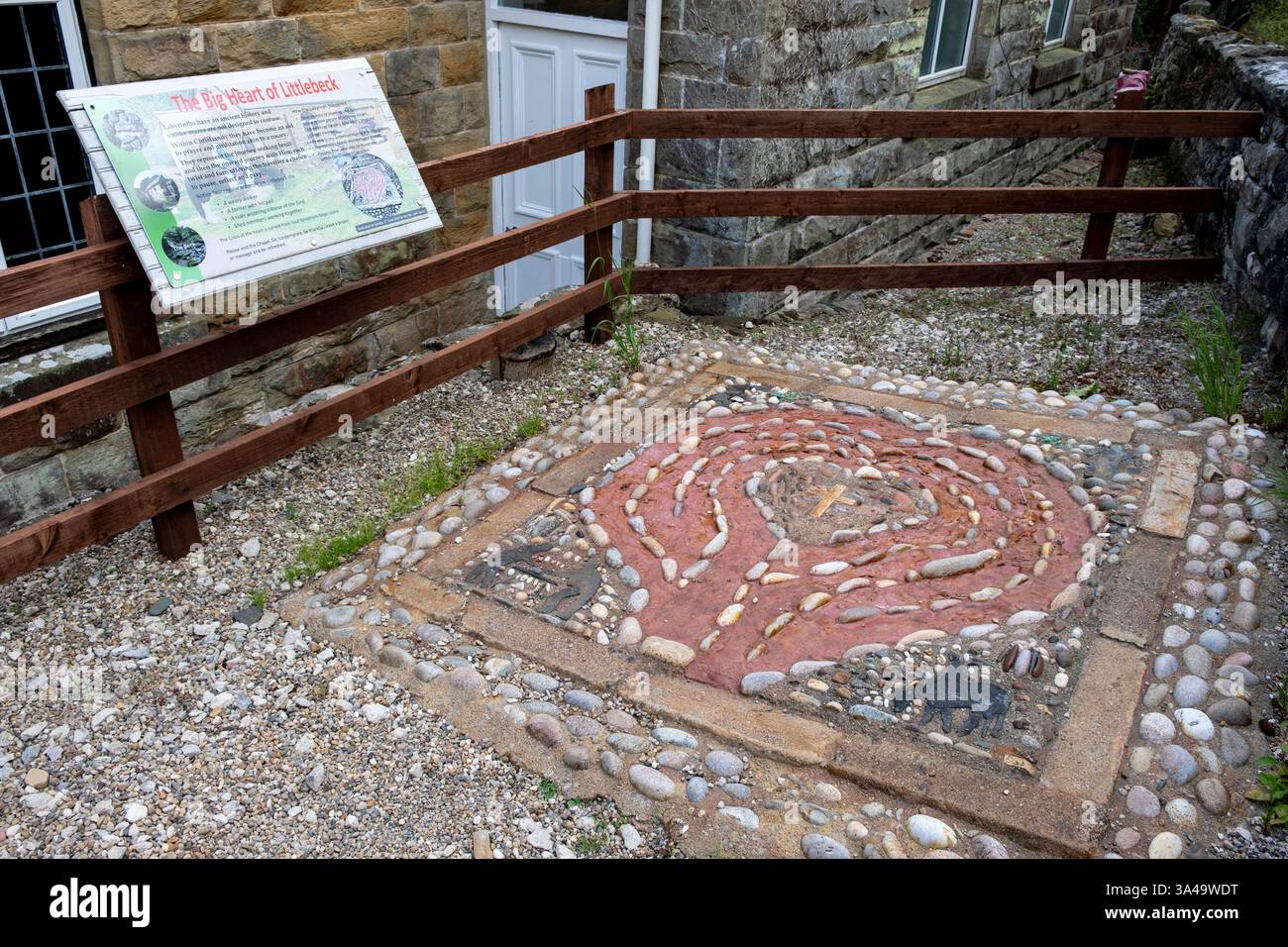 The Big Heart of Littlebeck - pebble labyrinth Stock Photo - Alamy