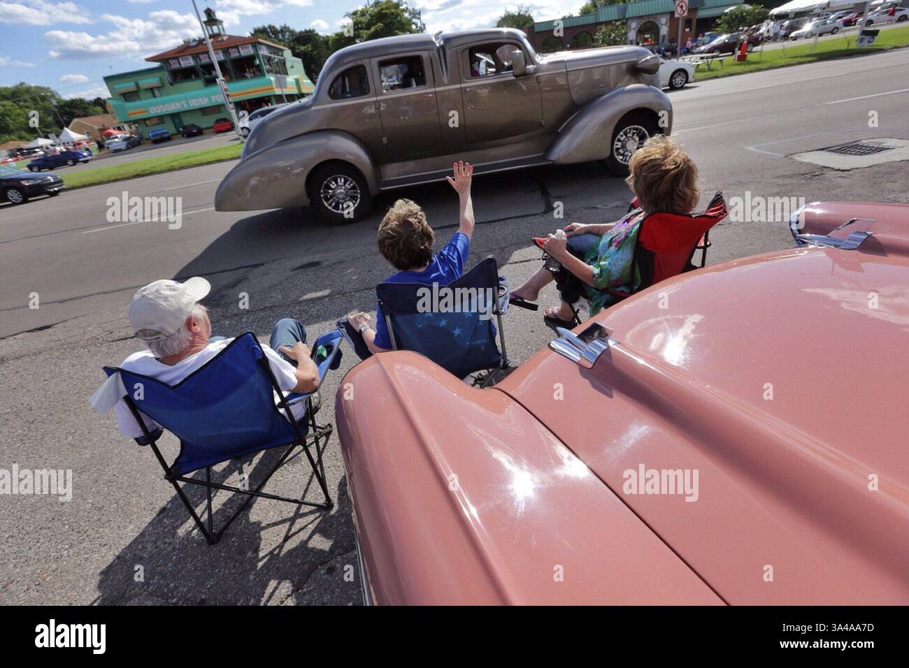 Aug. 21, 2014 - Ferndale, MI, USA - From left, Gary Frenkel watches as ...