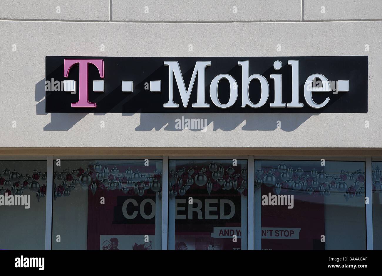 TEMPA / FLORIDA / USA - 02 December 2017-T.Mobile internet and ...