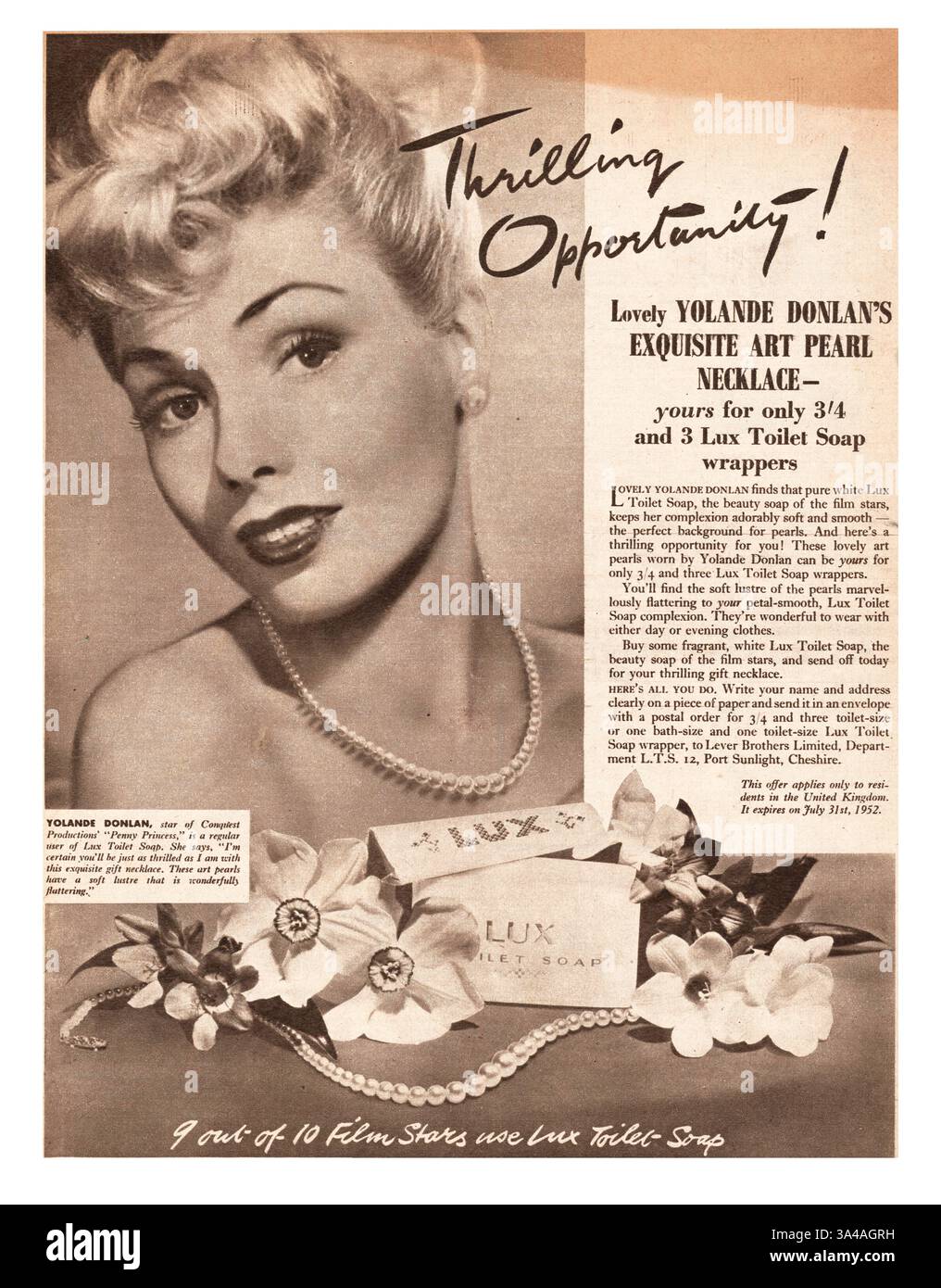 1952 uk advert lux toilet soap hi-res stock photography and images - Alamy