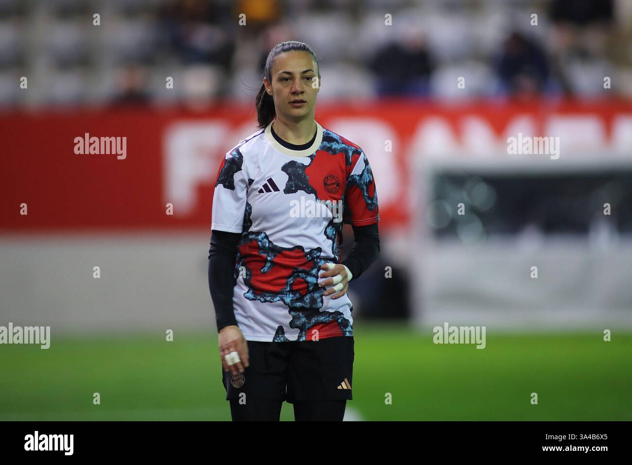 Maria luisa grohs fc bayern munchen in der startaufstellung i hi-res ...
