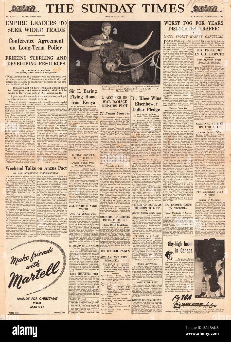 1952 sunday times great smog of london hi-res stock photography and ...