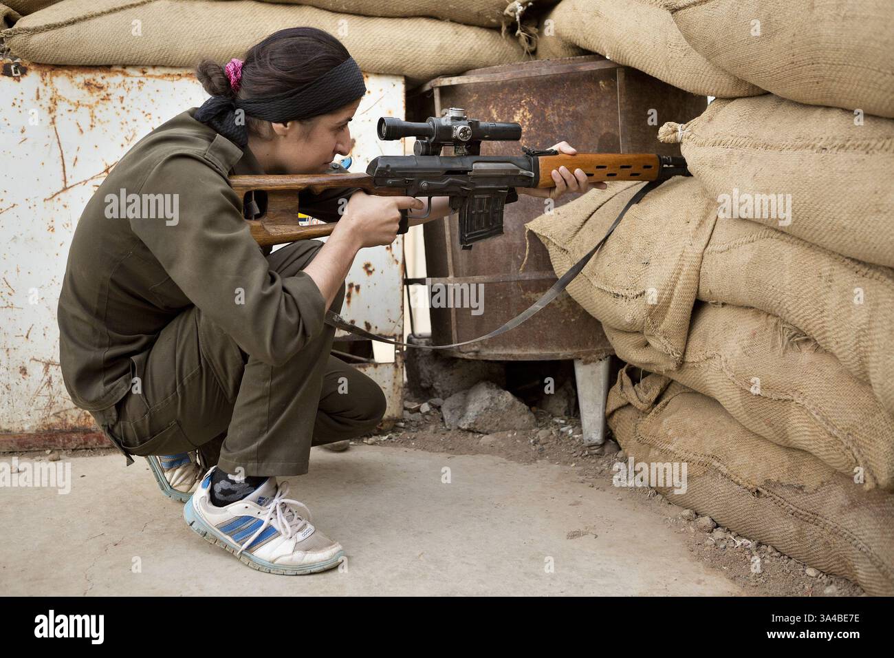 Sept. 28, 2014 - Rabia, Ninewa Governorate, Iraq - A female sniper ...
